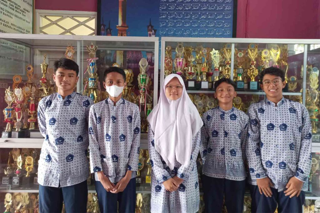 Lima Siswa MTsN 1 Mataram Wakili NTB pada Ajang KMSI 2023 Tingkat ...