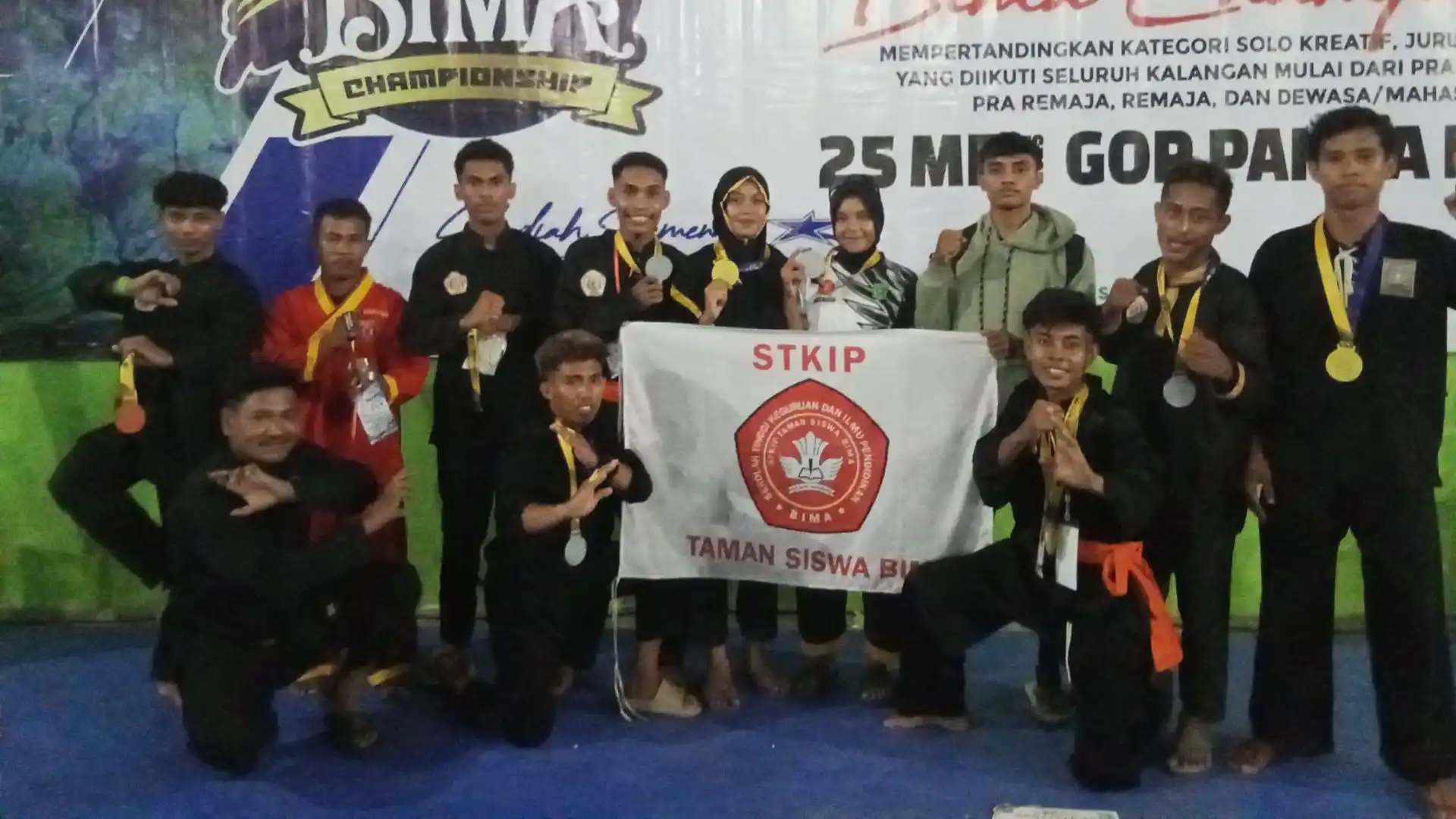 STKIP Taman Siswa Borong Medali di Kejuaraan Silat Nasional Bima ...