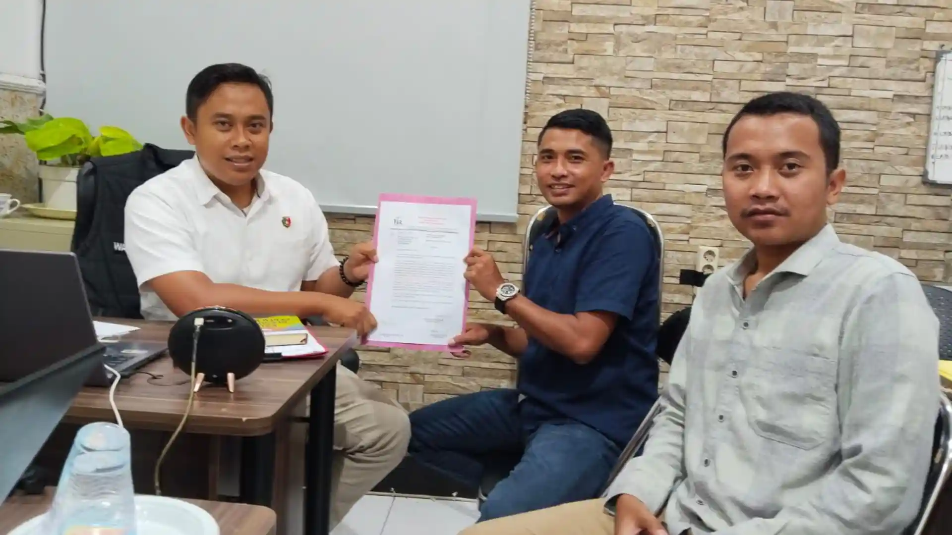 Diduga Palsukan Nomor Kendaraan, Panitia Fornas VIII NTB Dilaporkan ke Polisi - NTBSatu