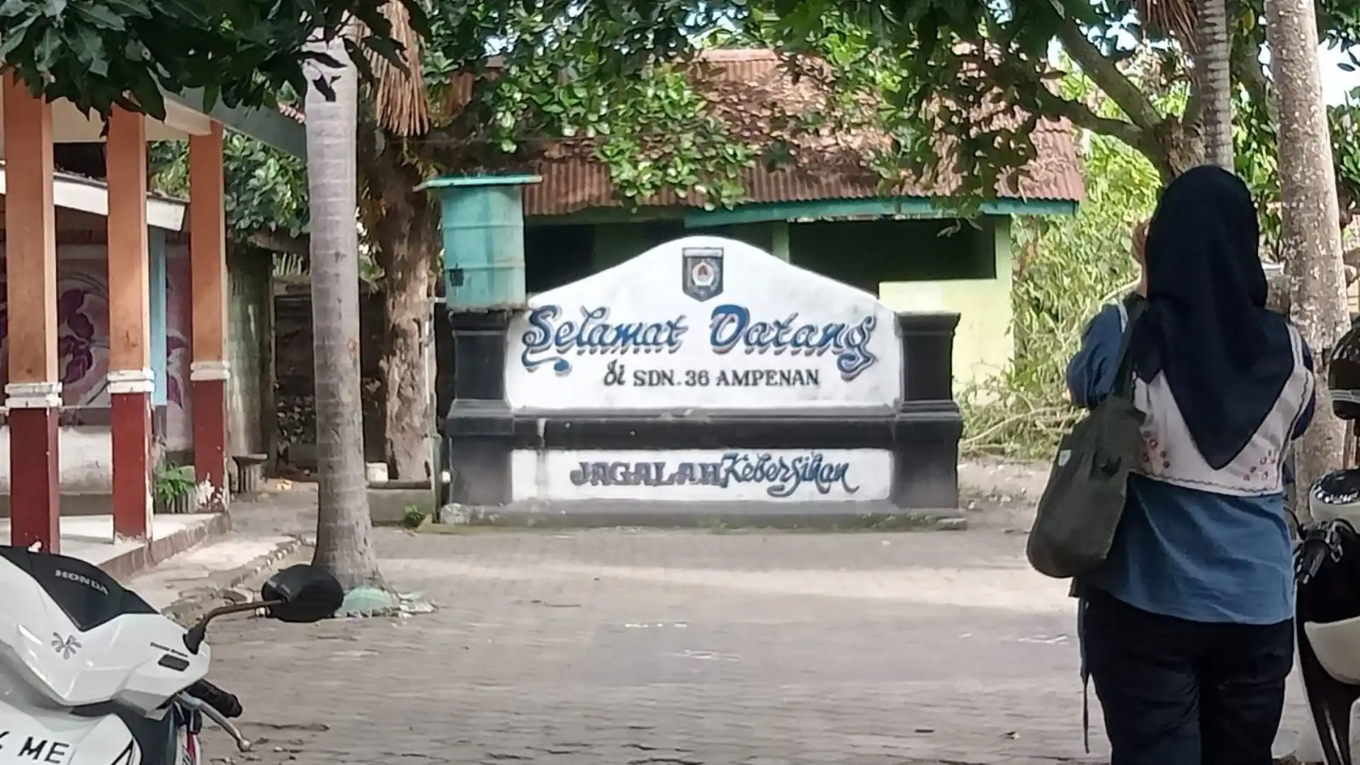 Prihatin, Pendaftar SDN 36 Ampenan Hanya Dua Siswa - NTBSatu