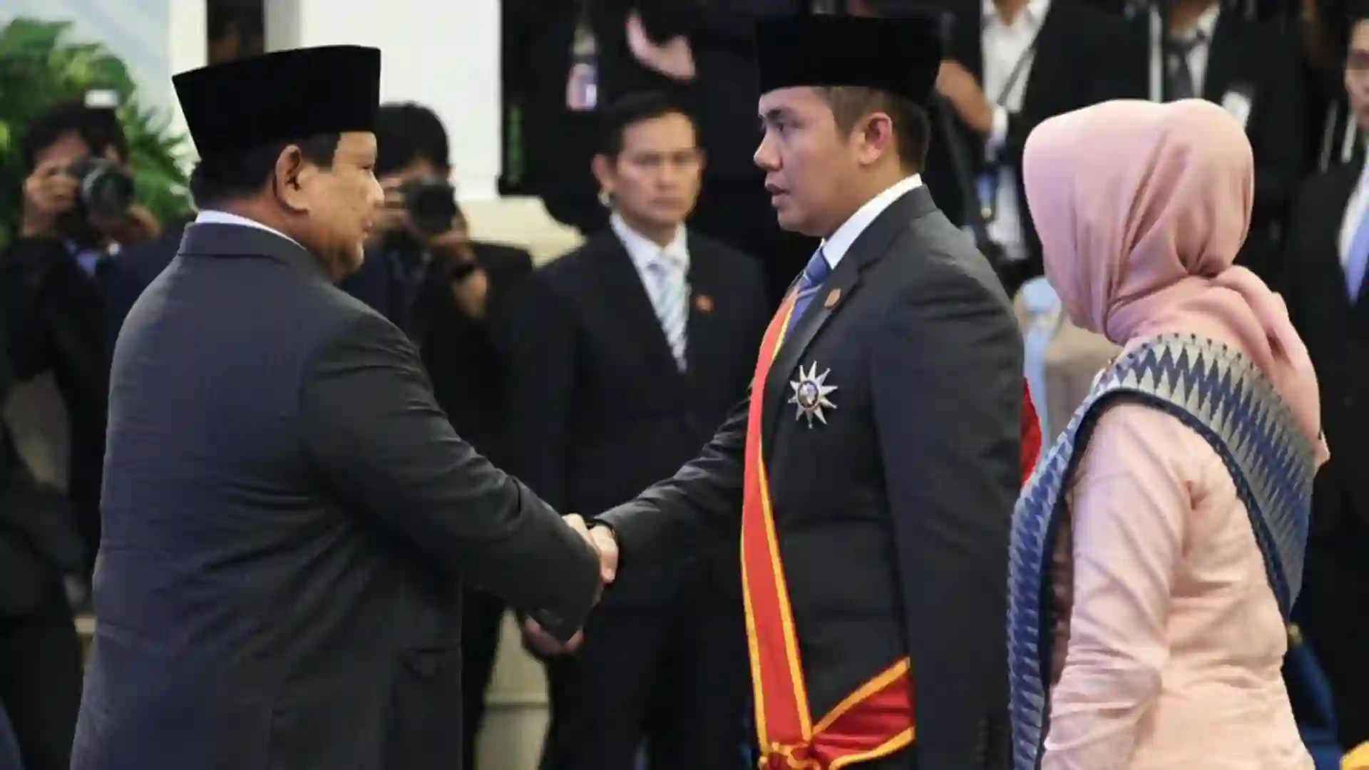 Daftar Menteri dan Wamen Penerima Bintang Tanda Jasa dan Kehormatan dari Prabowo - NTBSatu