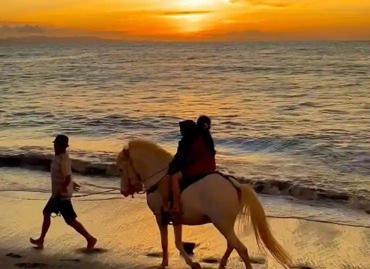 Bingung Pilih Tempat Bulan Madu? Ini Lima Pantai Ikonik di Lombok Wajib ...